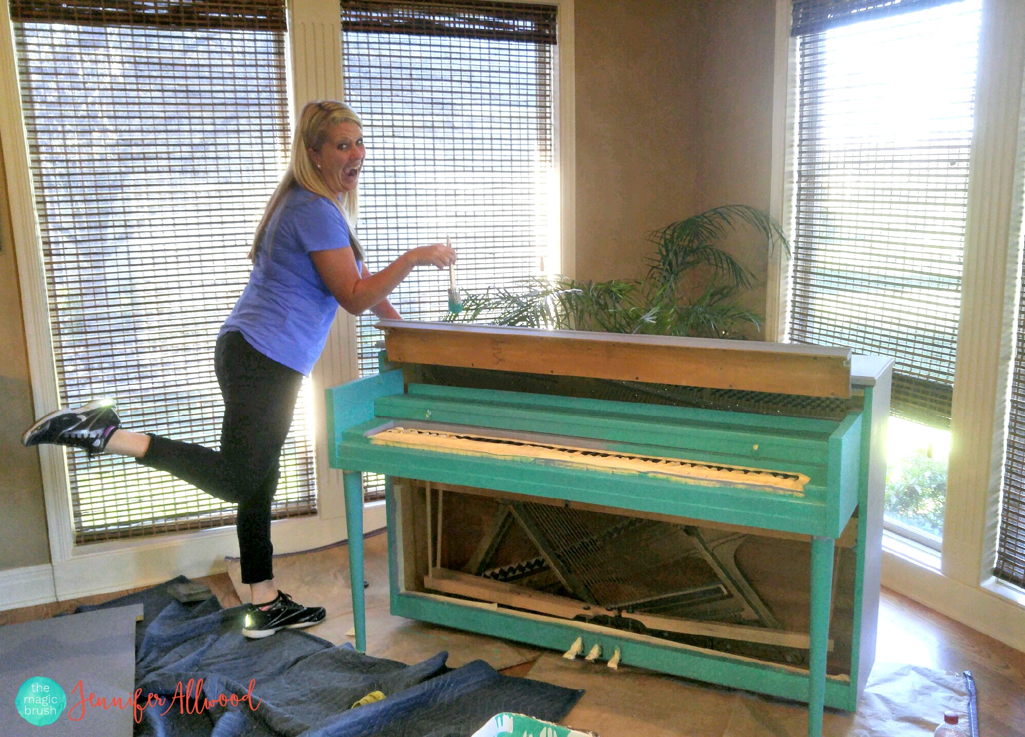 How to make a painted piano with chalk-type paint | Magic Brush