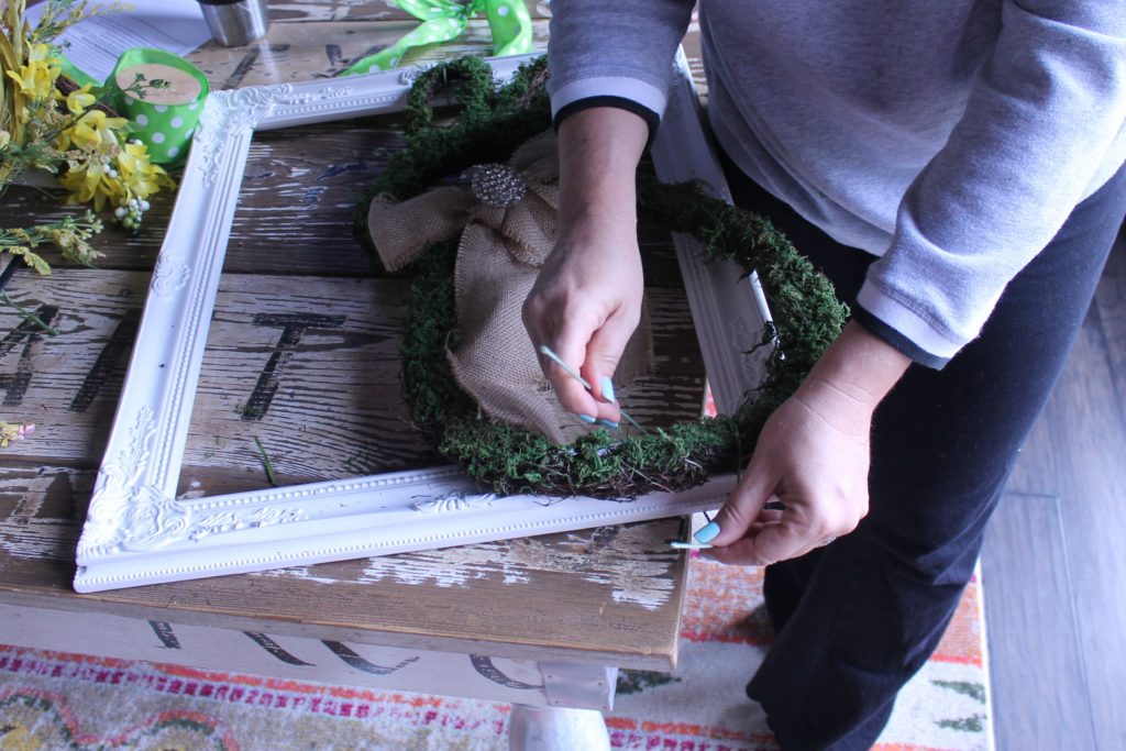 DIY Spring Wreath - Spring Door Decor Ideas | Magic Brush