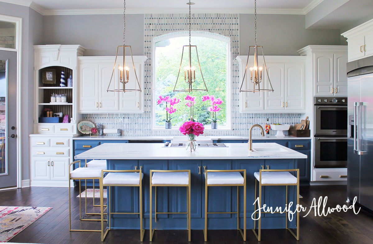 Gold Kitchen Lighting that has me totally obsessed!!!! | Jennifer Allwood